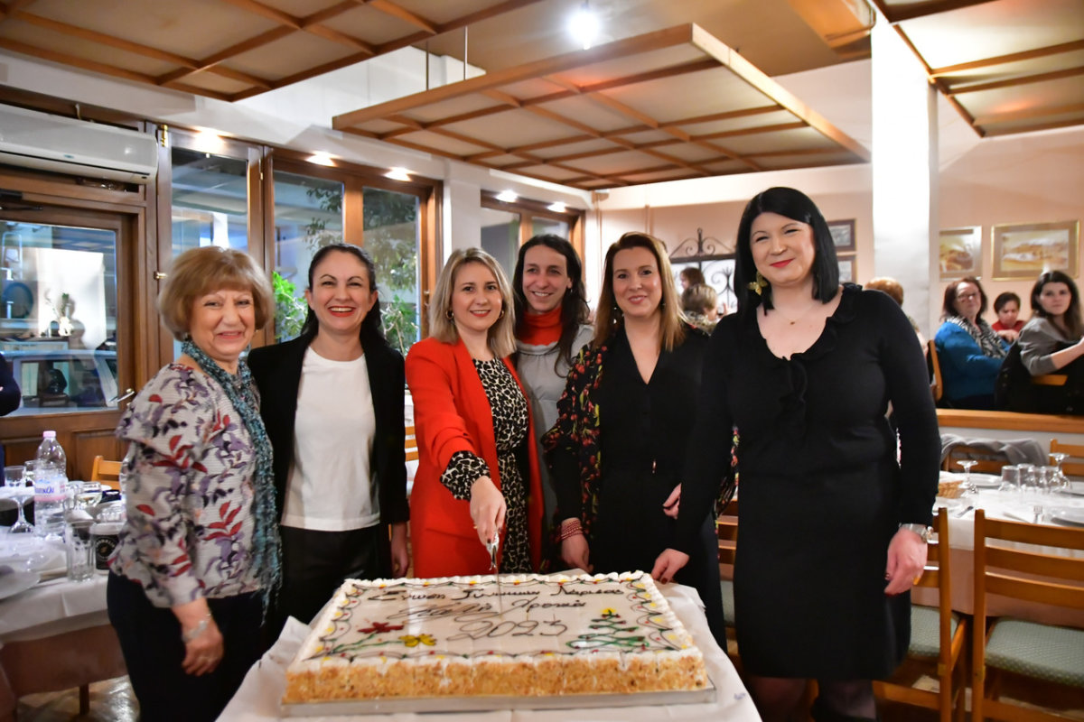 Έκοψε την πρωτοχρονιάτικη πίτα της η Ένωση Γυναικών Λάρισας - ONLARISSA ...
