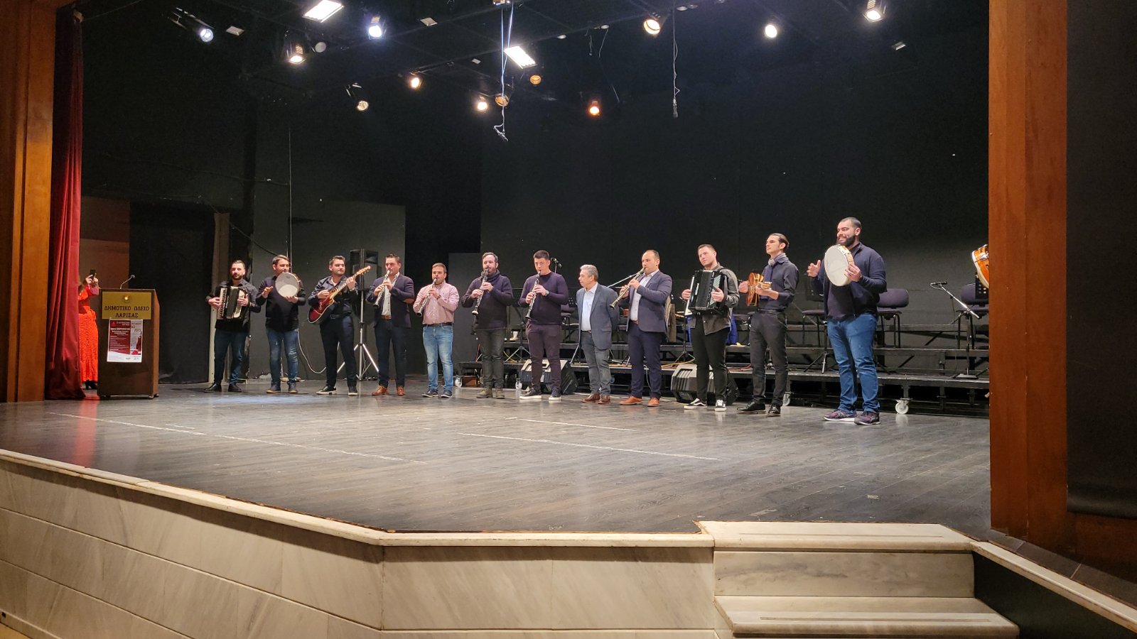 "Ο Αη Βασίλης άργησε μια μέρα" - Ξεσήκωσε τους Λαρισαίους το Φεστιβάλ ...