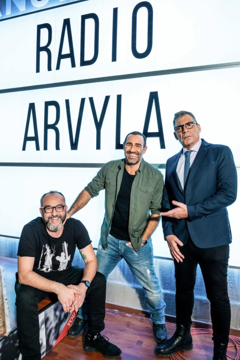 Οι Ράδιο Αρβύλα «πείραξαν» το viral βίντεο του Μπέου με τα εκχιονιστικά ...