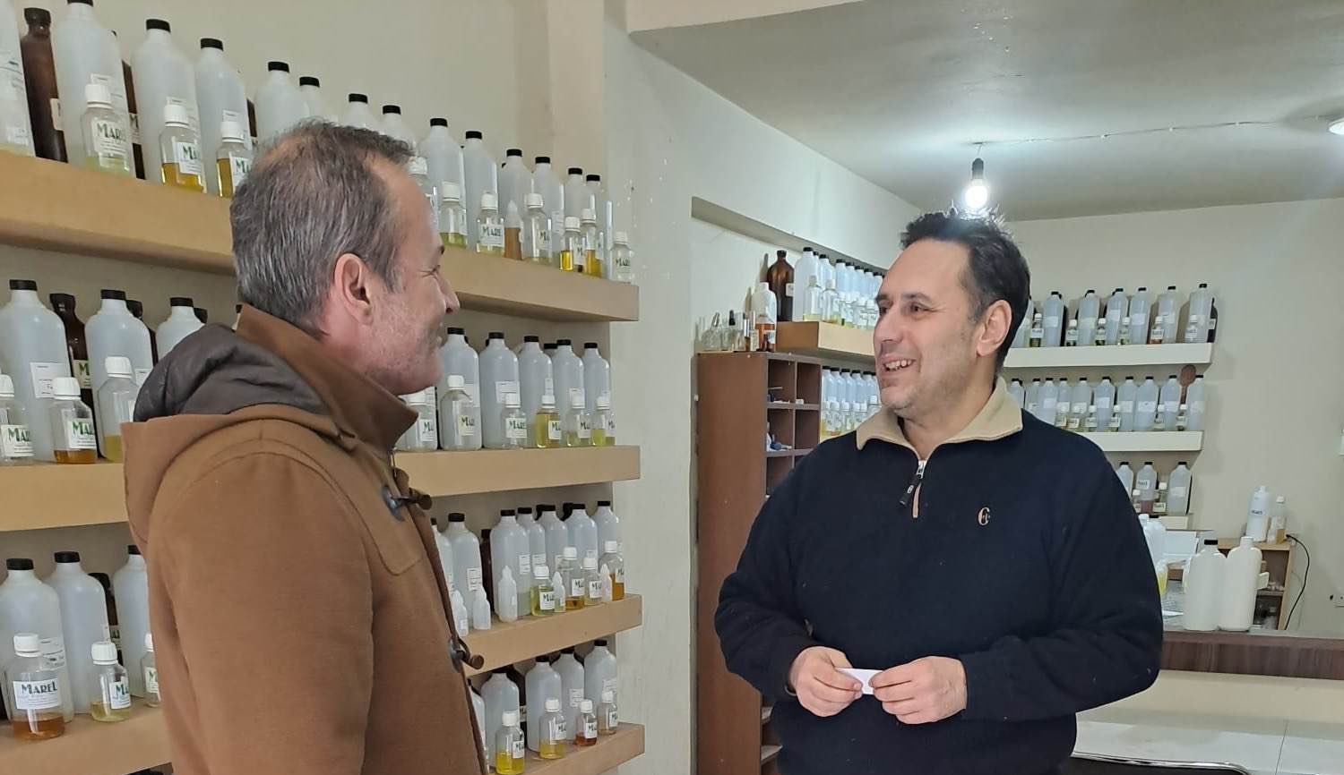 Με πολίτες και καταστηματάρχες της Λάρισας ο Άκης Νασιώκας – ONLARISSA ...