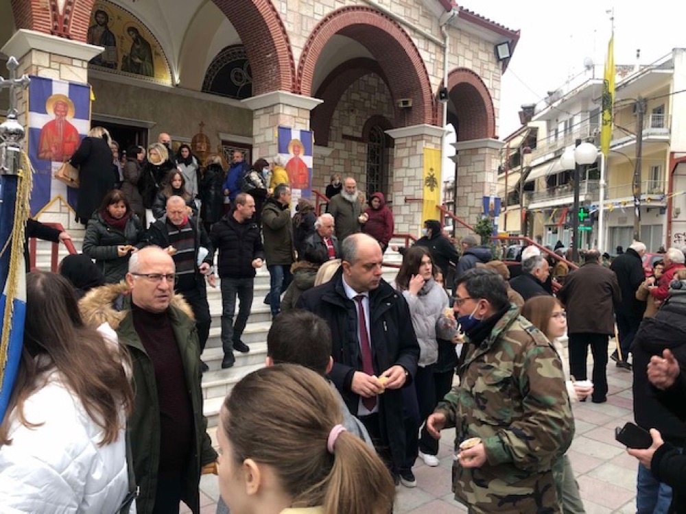 Καπετάνος στους Ι.Ν. Αγίου Χαραλάμπου σε Λάρισα και Νίκαια: «Οι ...