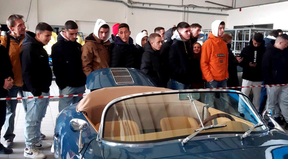 Επίσκεψη του τομέα Μηχανολογίας του ΕΠΑΛ Τυρνάβου στη «Replicar Hellas ...