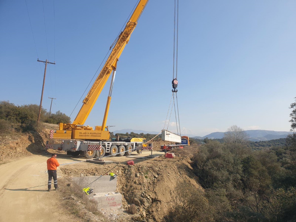 Σε εξέλιξη οι εργασίες κατασκευής του δρόμου που ενώνει τη Ροδιά με ...