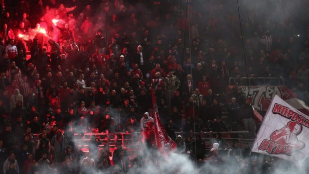 «Τρέλα» στον κόσμο του Ολυμπιακού: Sold out το ντέρμπι με τον ...