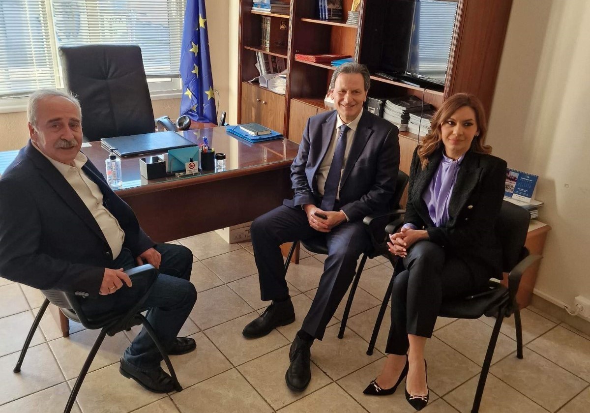 Επίσκεψη Θ. Σκυλακάκη στα γραφεία της ΔΕΕΠ Λάρισας Νέας Δημοκρατίας ...