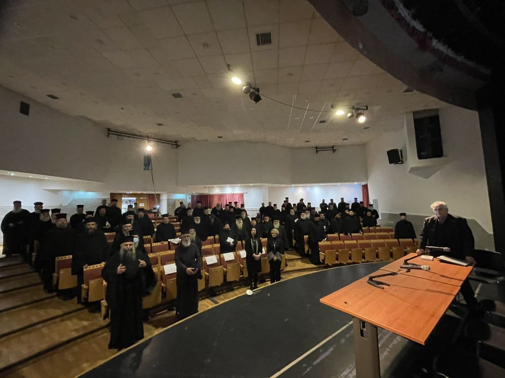 Ιερατική Σύναξη στην Δημοτική Πινακοθήκη Λάρισας – ONLARISSA.GR Νέα ...