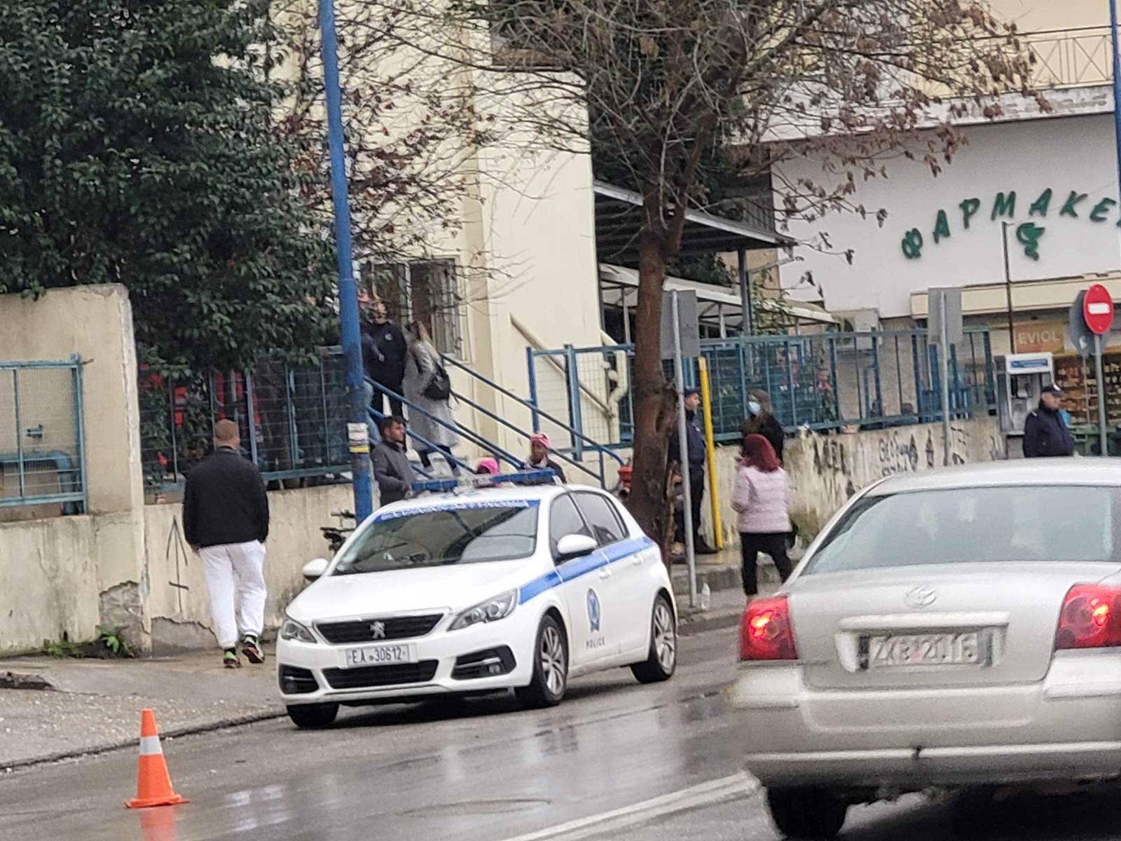 ΓΝΛ Λάρισας: Οι συγγενείς των θυμάτων της τραγωδίας στα Τέμπη άρχισαν ...