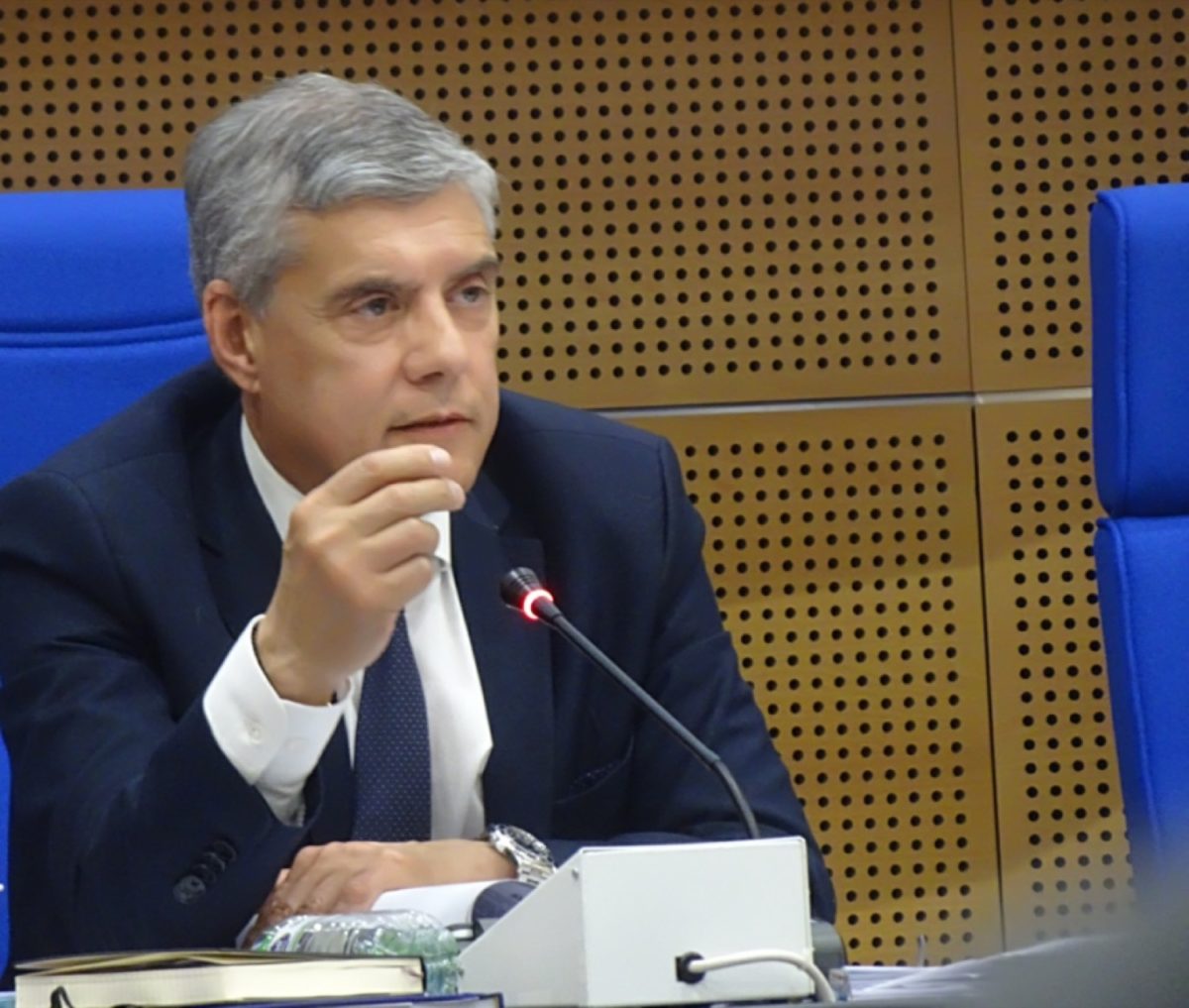 Παίρνει πάνω του και το θέμα των σιδηροδρομικών γραμμών ο Αγοραστός ...