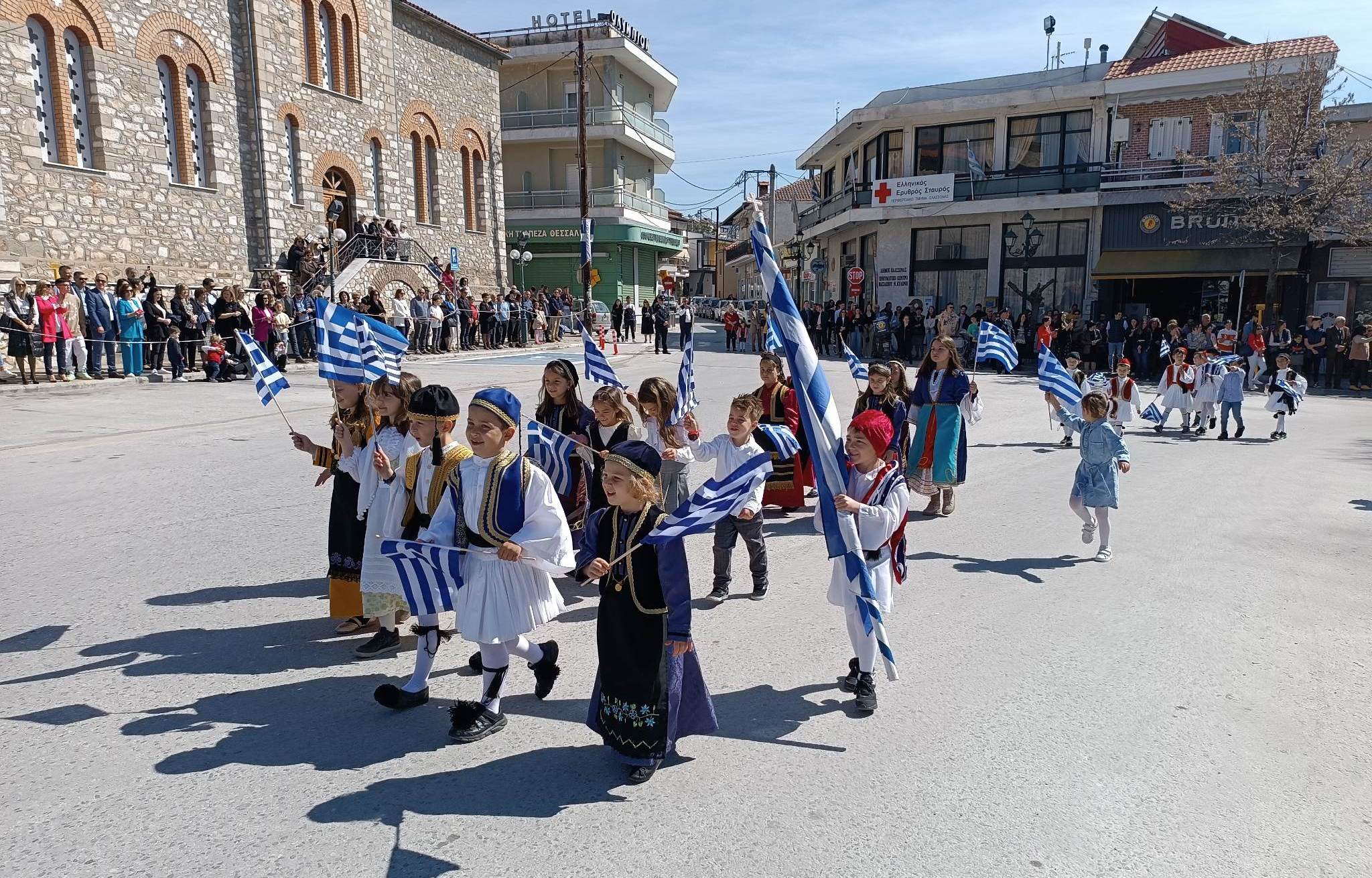Με λαμπρότητα τιμήθηκε στην Ελασσόνα η Εθνική Επέτειος της 25ης Μαρτίου ...