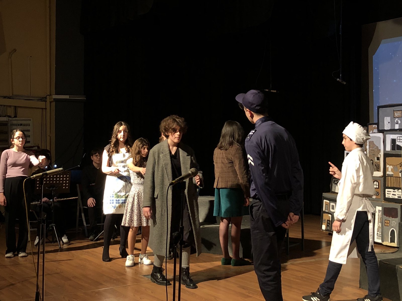 Κατάμεστο το αμφιθέατρο του Μουσικού Σχολείου Λάρισας για «Το ...