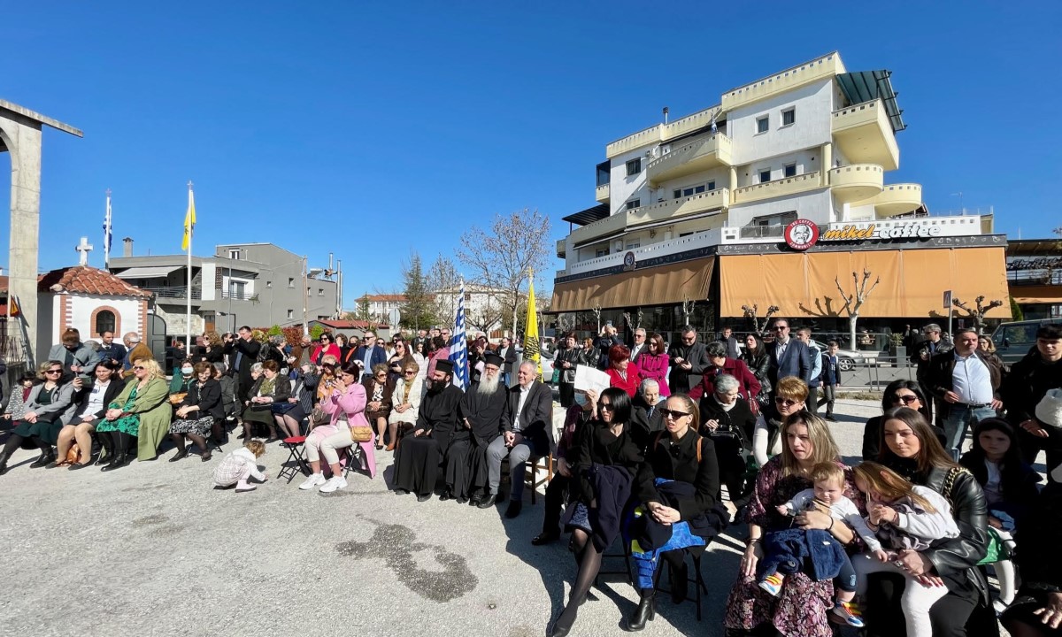 Χαρακόπουλος στη Χαραυγή: Μήνυμα ελπίδας από τα παιδιά του κατηχητικού ...