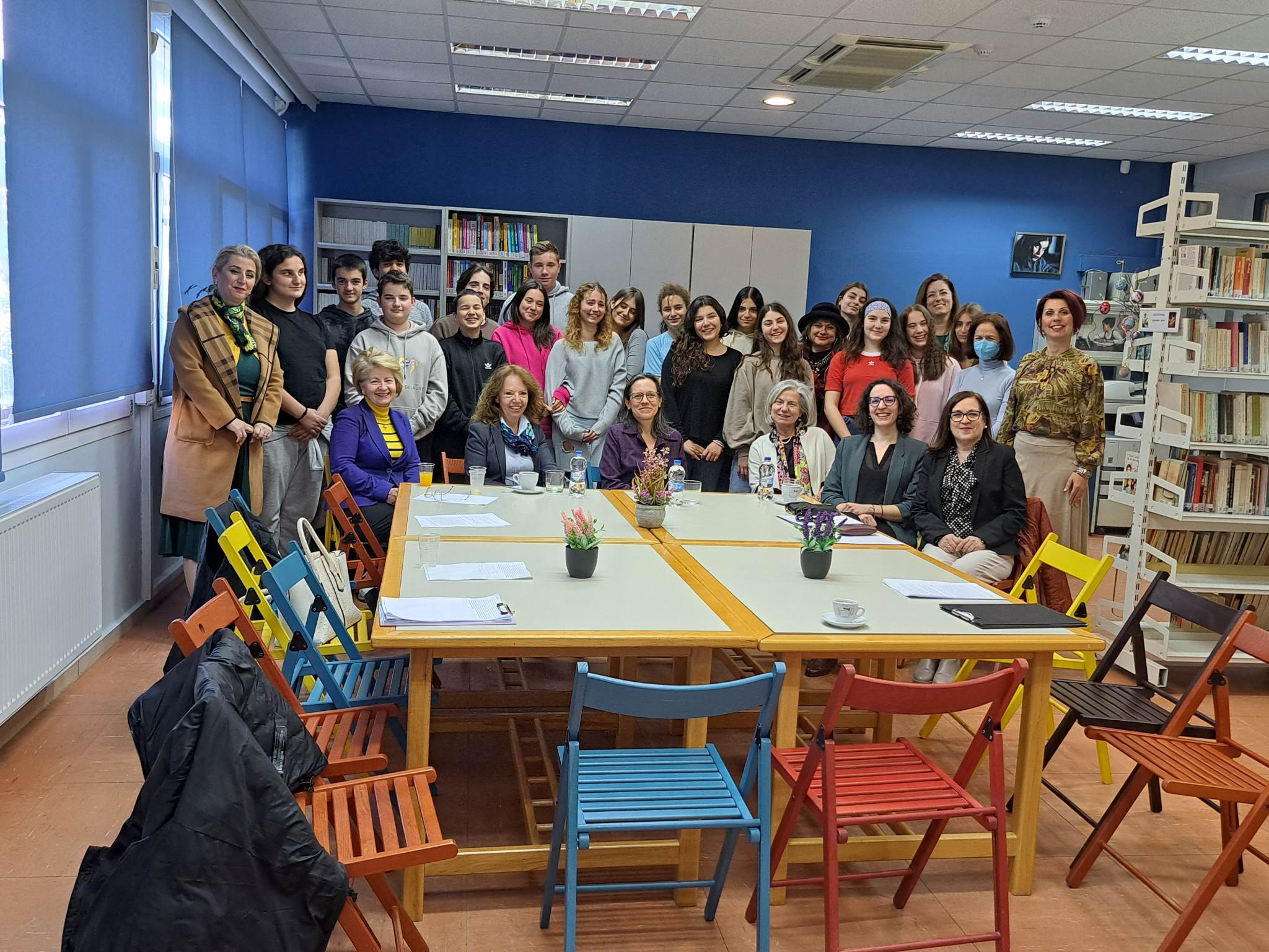 Στο 5ο Γυμνάσιο Λάρισας στελέχη της Ακαδημαϊκής Περιφέρειας της Ile-de ...