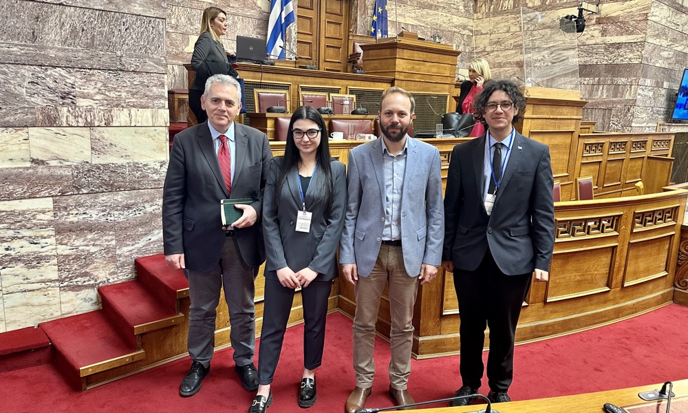 Ο Μάξιμος η Λαρισαία και τα άδεια βουλευτικά έδρανα… – ONLARISSA.GR Νέα ...