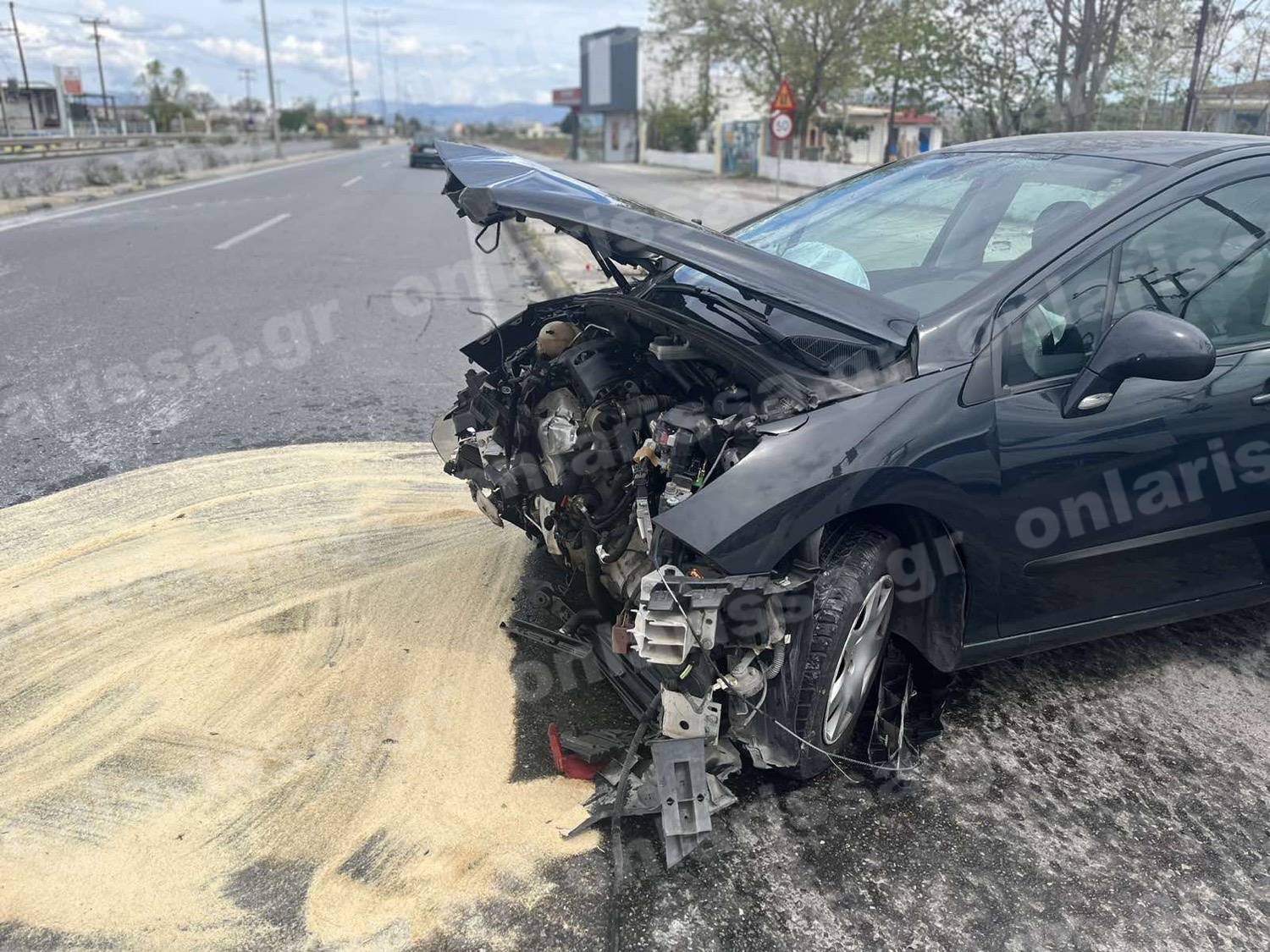 Σύγκρουση αυτοκινήτων στη Λάρισα με δύο τραυματίες – Χρειάστηκε να ...