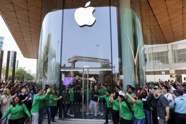 Apple: Εγκαίνια του πρώτου καταστήματος στην Ινδία – Φωτογραφίες και ...