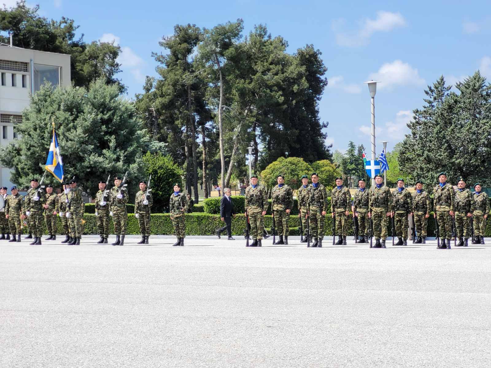 Λάρισα: Με τιμή και λαμπρότητα γιορτάστηκε ο προστάτης του Στρατού ...
