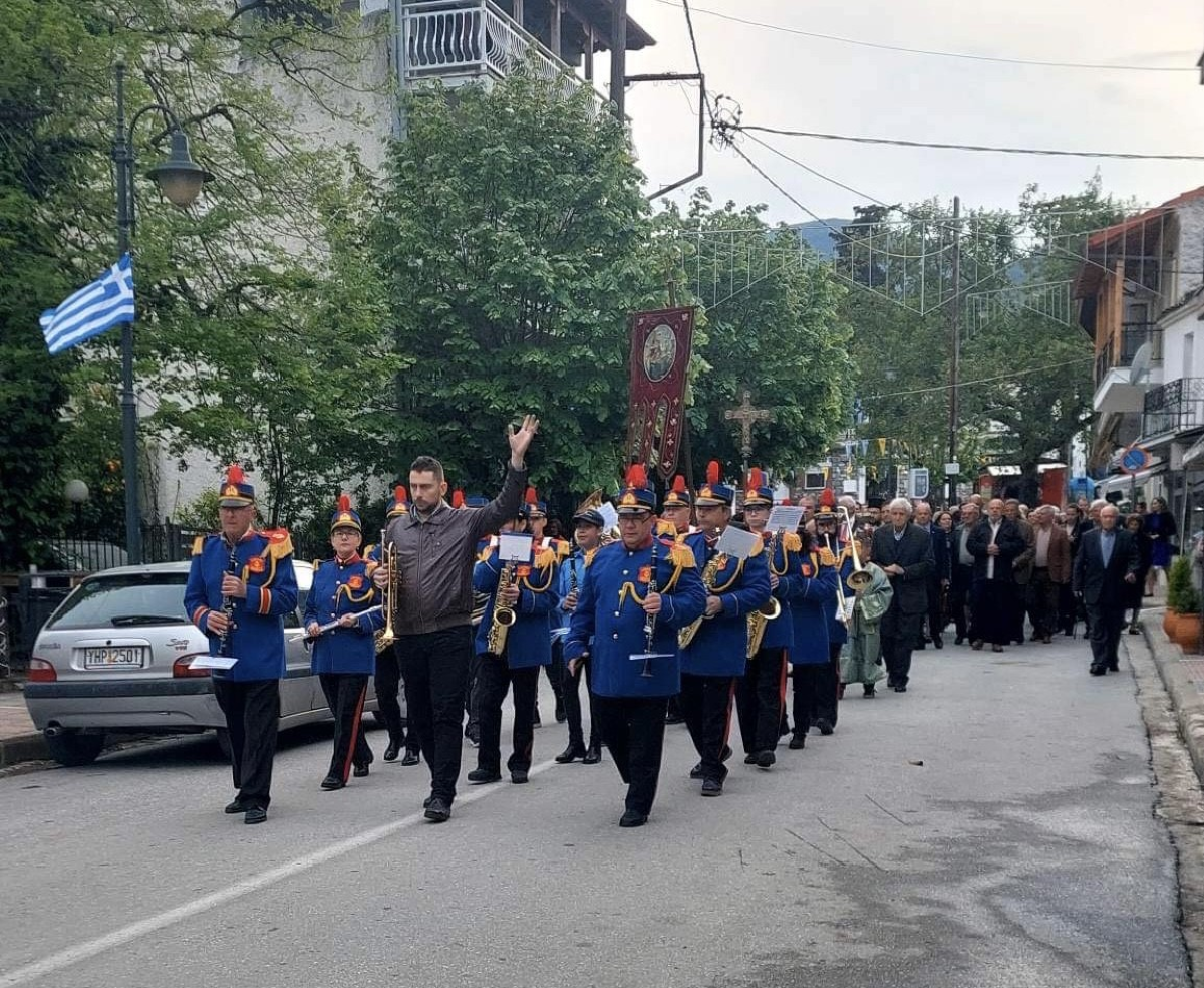 Στις πανηγυρικές θρησκευτικές εκδηλώσεις στον Πυργετό ο Κώστας Κολλάτος ...