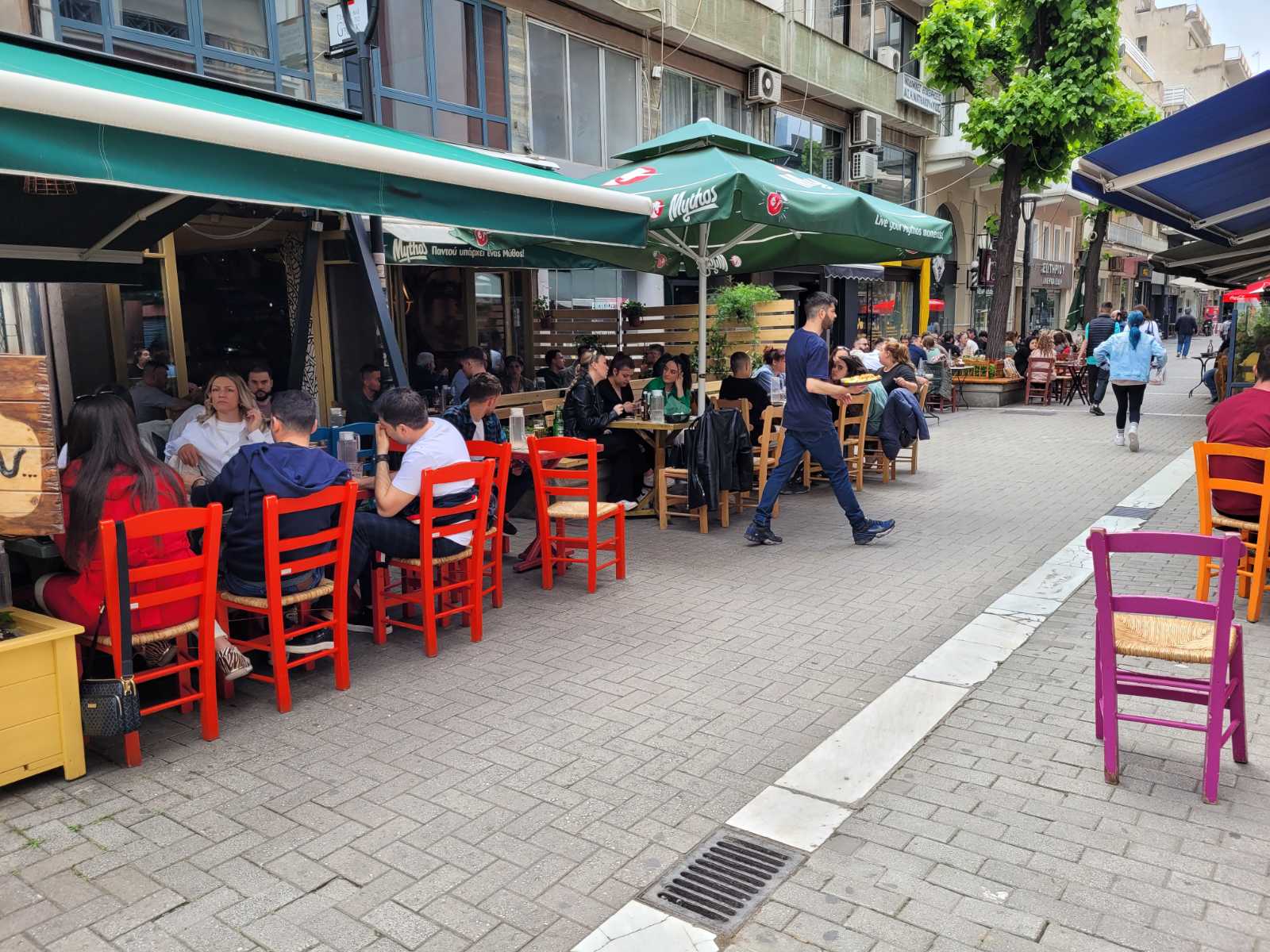 Τσιπουροκατάνυξη για τους Λαρισαίους ανήμερα του Αγίου Αχιλλίου - Δείτε ...