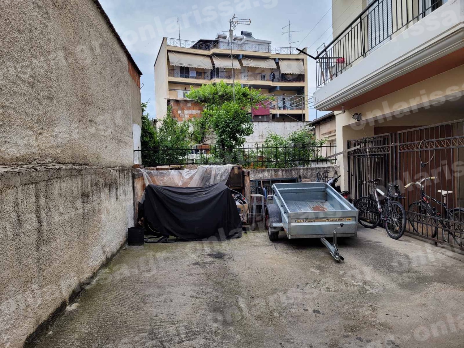 Λάρισα: Έτσι σώθηκε η 13χρονη που έπεσε από τον 3ο όροφο – Τί λέει ο ...