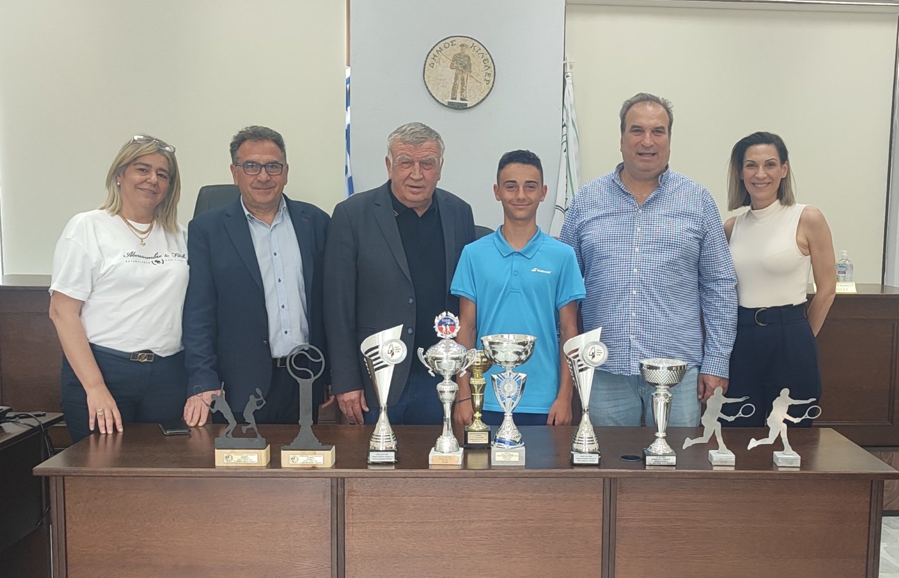 Τον πανελλήνιο πρωταθλητή τένις Άλκη Μιχαλακόπουλο συνεχάρη ο Δήμαρχος ...