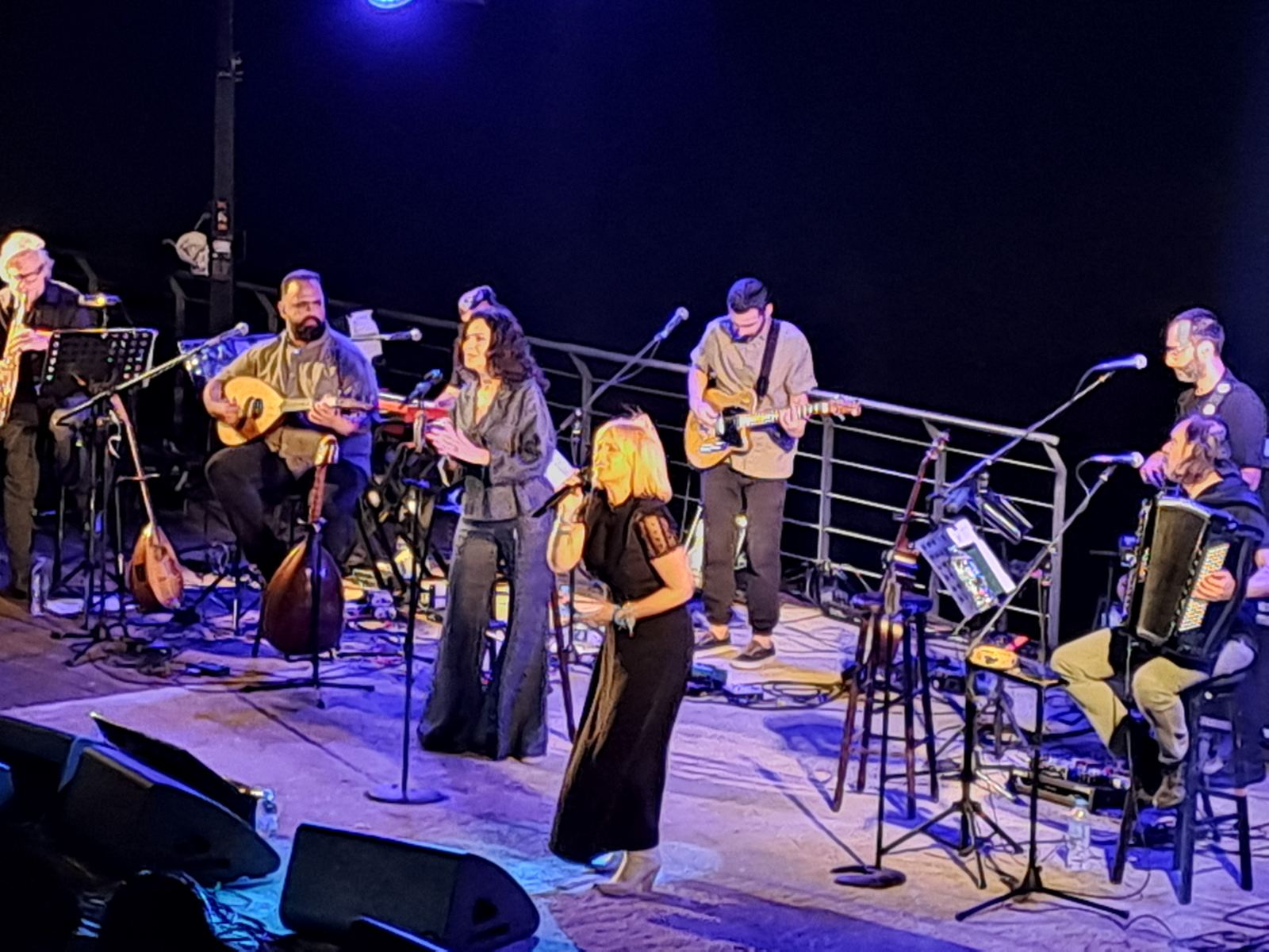 "Μάγεψαν" Αρβανιτάκη και Ζουγανέλη στο «Barra Party» του Συκουρίου ...