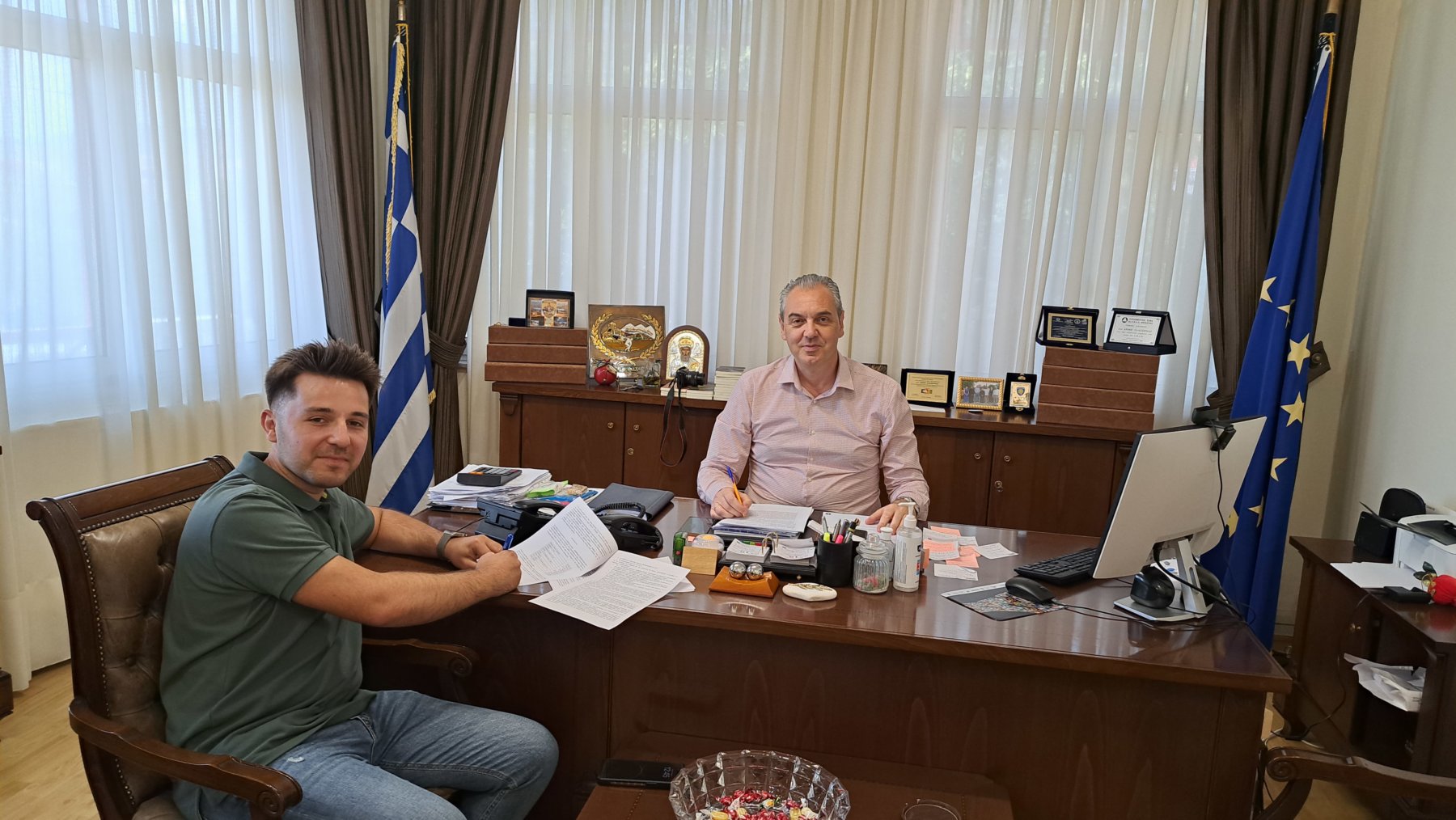 Αναβαθμίζεται με νέα πεζοδρόμια η οδός Μαυροδήμου στο Τοξωτό Γεφύρι ...