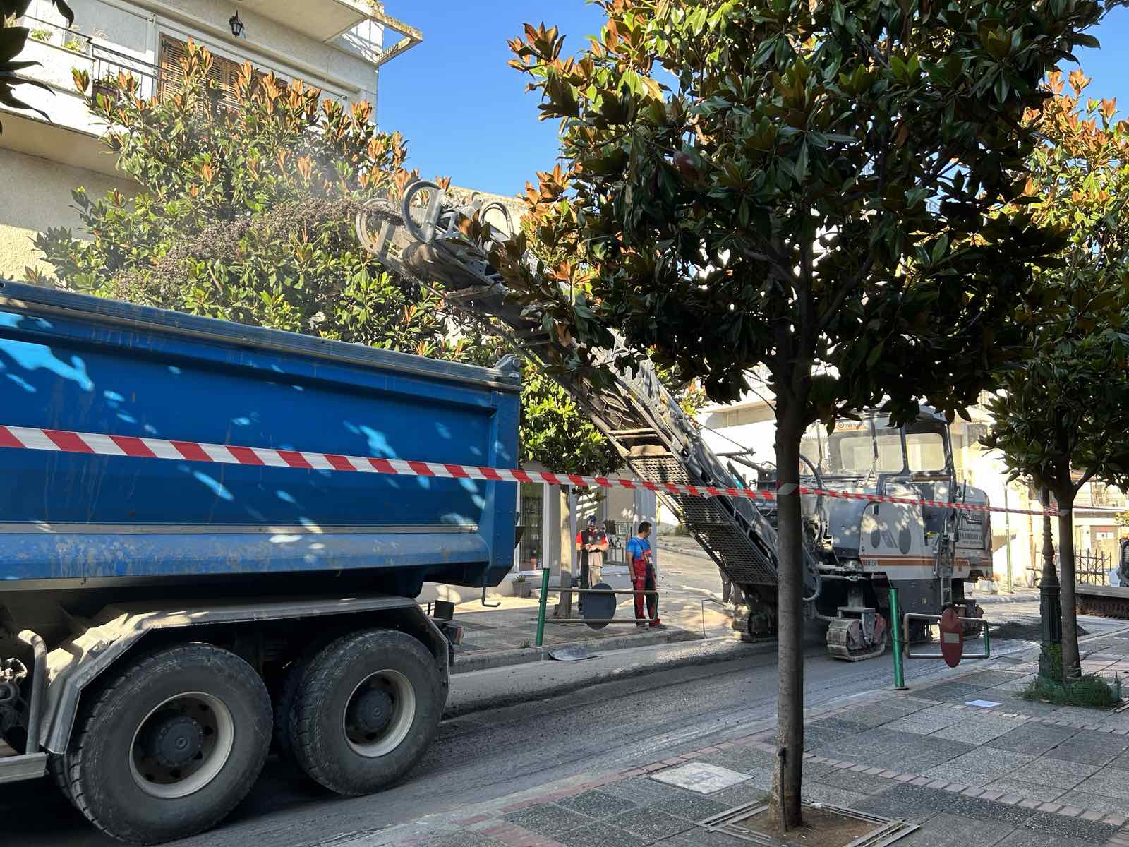 Ξεκίνησε μεγάλο έργο ασφαλτοστρώσεων και συντηρήσεων του οδικού δικτύου ...