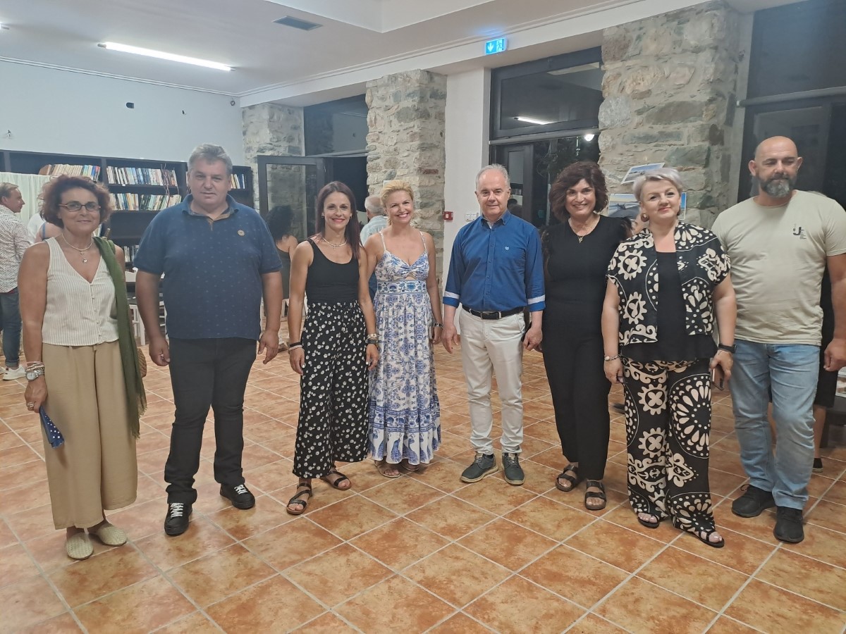 Εγκαινιάστηκε η έκθεση «Φύση και τοπία της περιοχής μας» στον Πυργετό ...