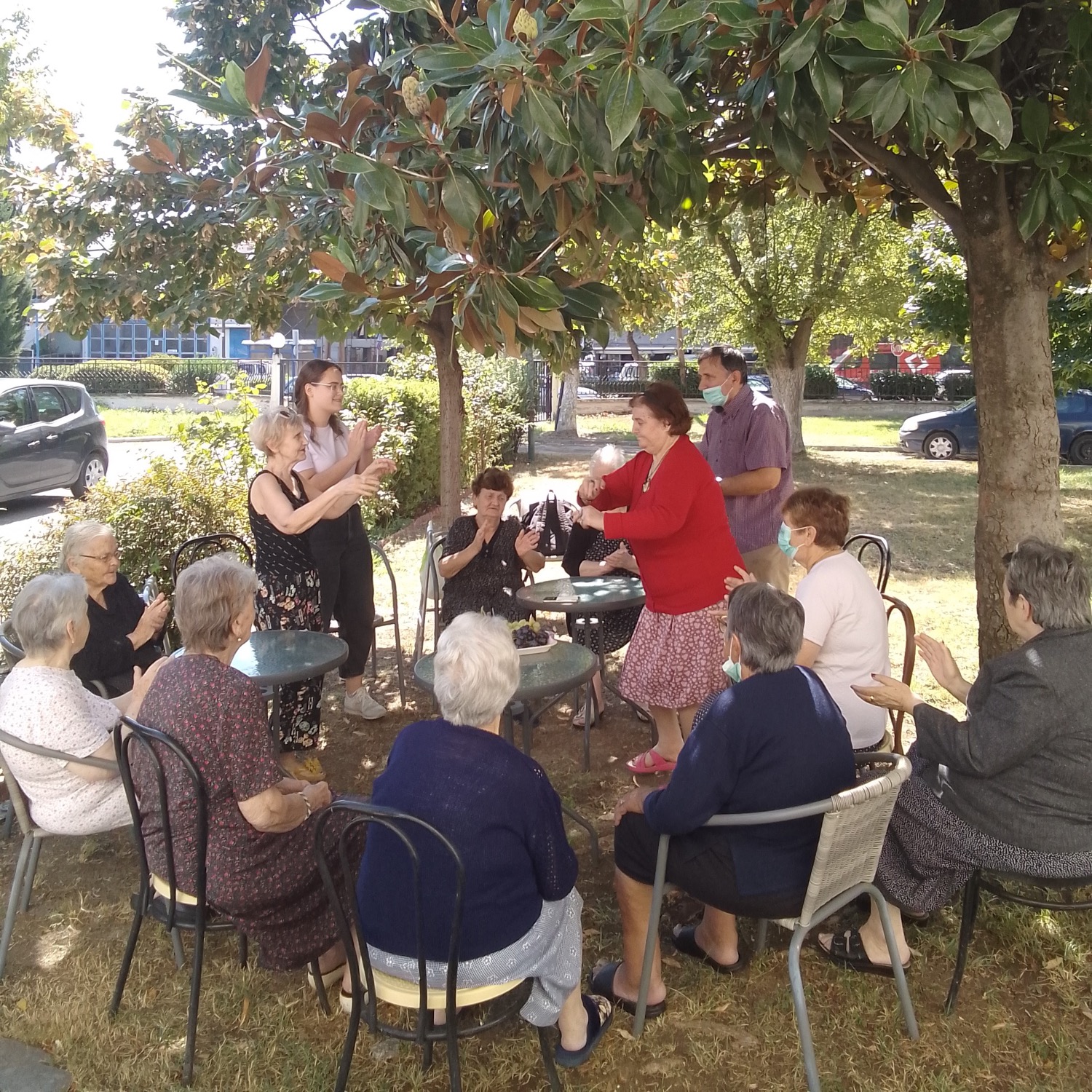 Δράση της Ε.Ε.Ν.Α.Λ στο Γηροκομείο: Μνήμες από τον Δεκαπενταύγουστο ...