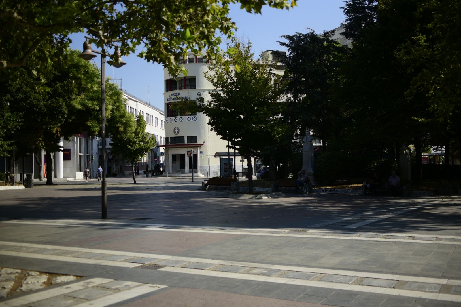 Οι Λαρισαίοι το …κλείδωσαν: Έρημη η πόλη – Δείτε φωτογραφίες ...