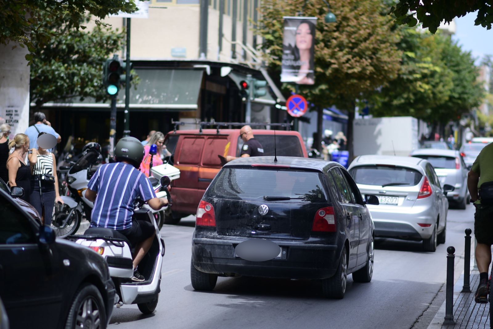 Λάρισα: Σύγκρουση οχημάτων μπροστά από το δημαρχείο – Κυκλοφοριακό ...