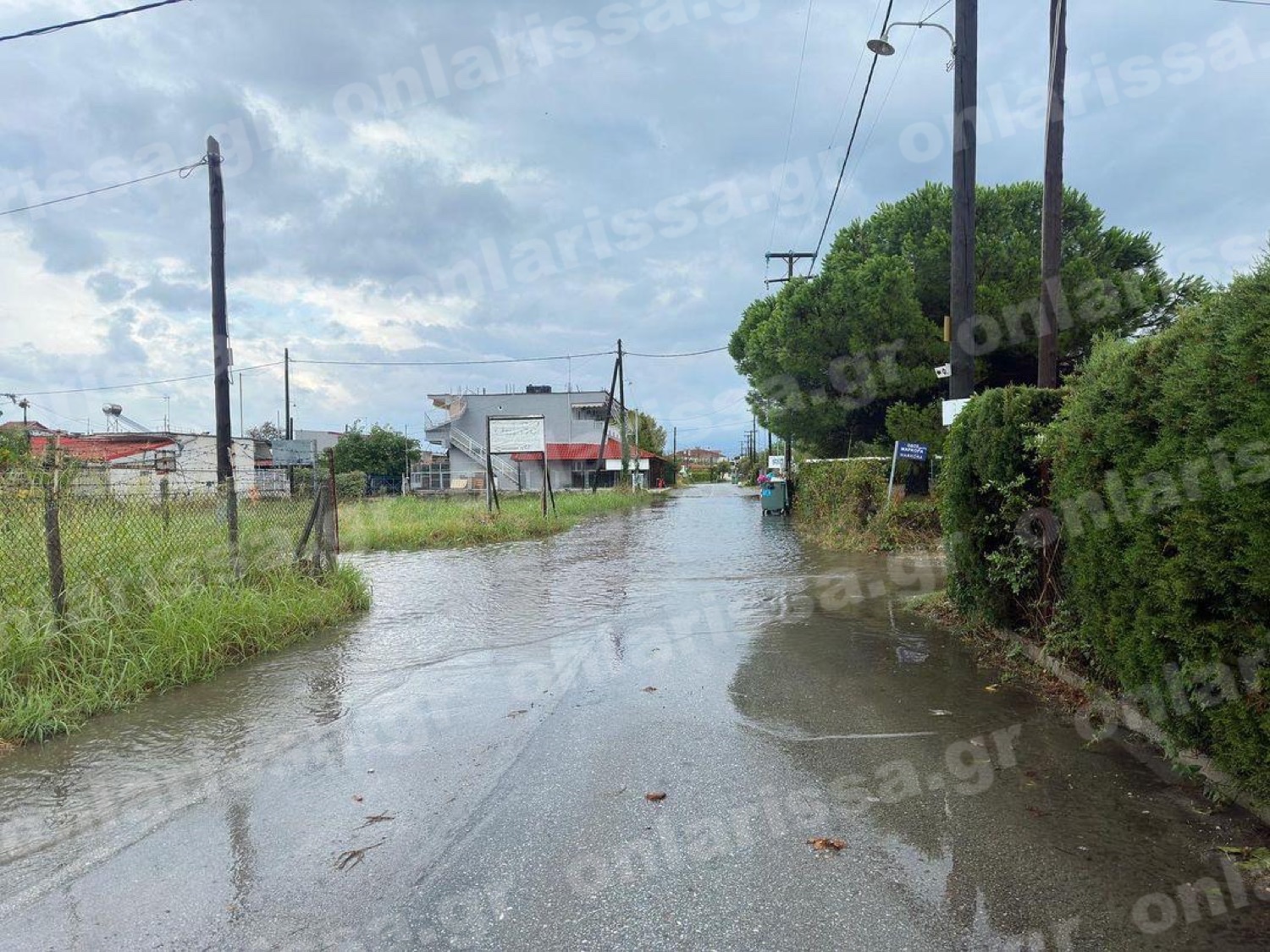 Η κακοκαιρία σάρωσε και τα παράλια του Δήμου Τεμπών - Δείτε βίντεο και ...