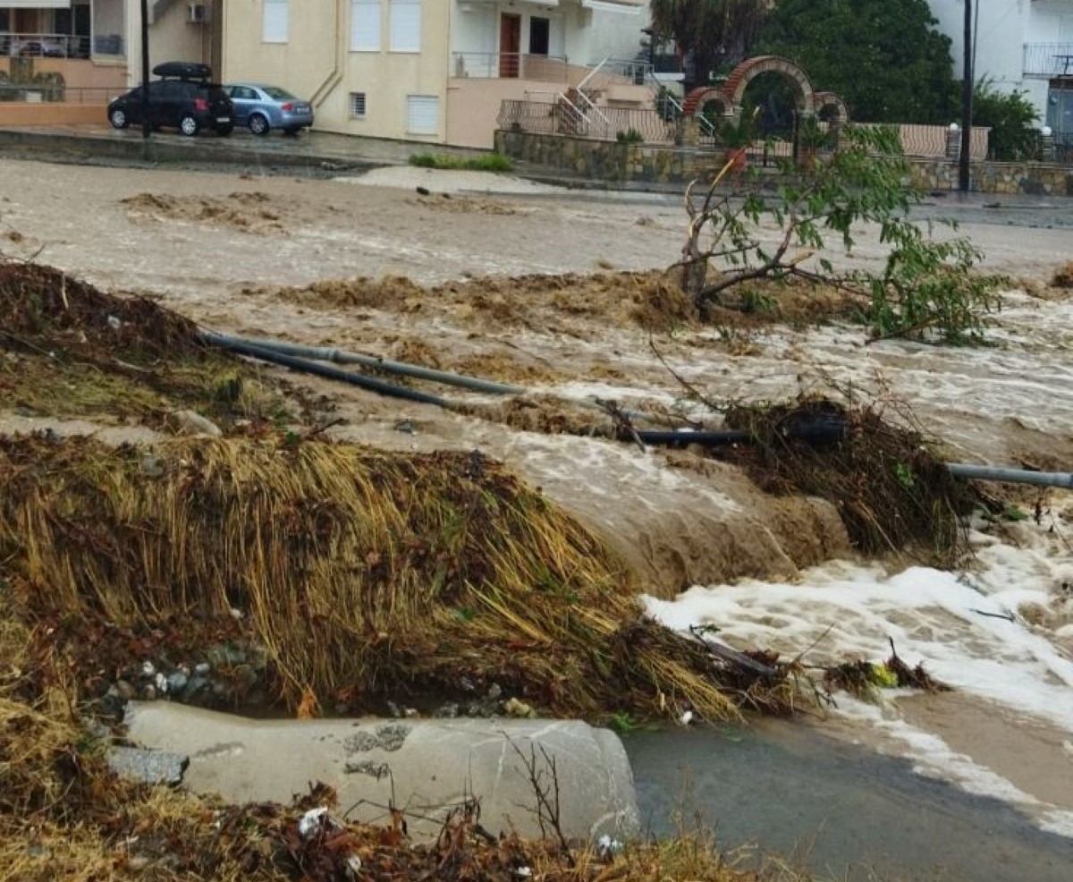 Στο έλεος της κακοκαιρίας η Σωτηρίτσα Λάρισας – Υπερχείλισαν τα ρέματα ...