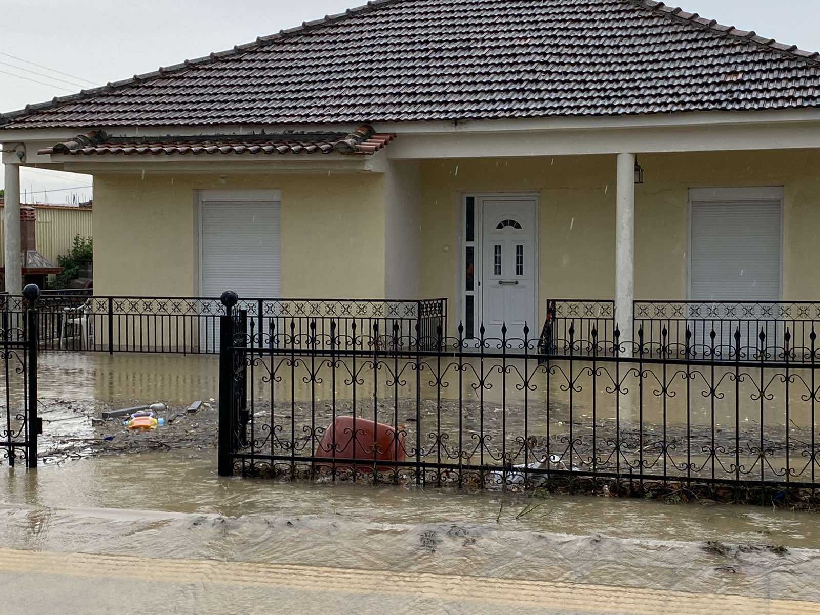 Τεράστια λίμνη ο Πλατυκαμπος και σήμερα - «Πισίνα» ο κόμβος προς την ...