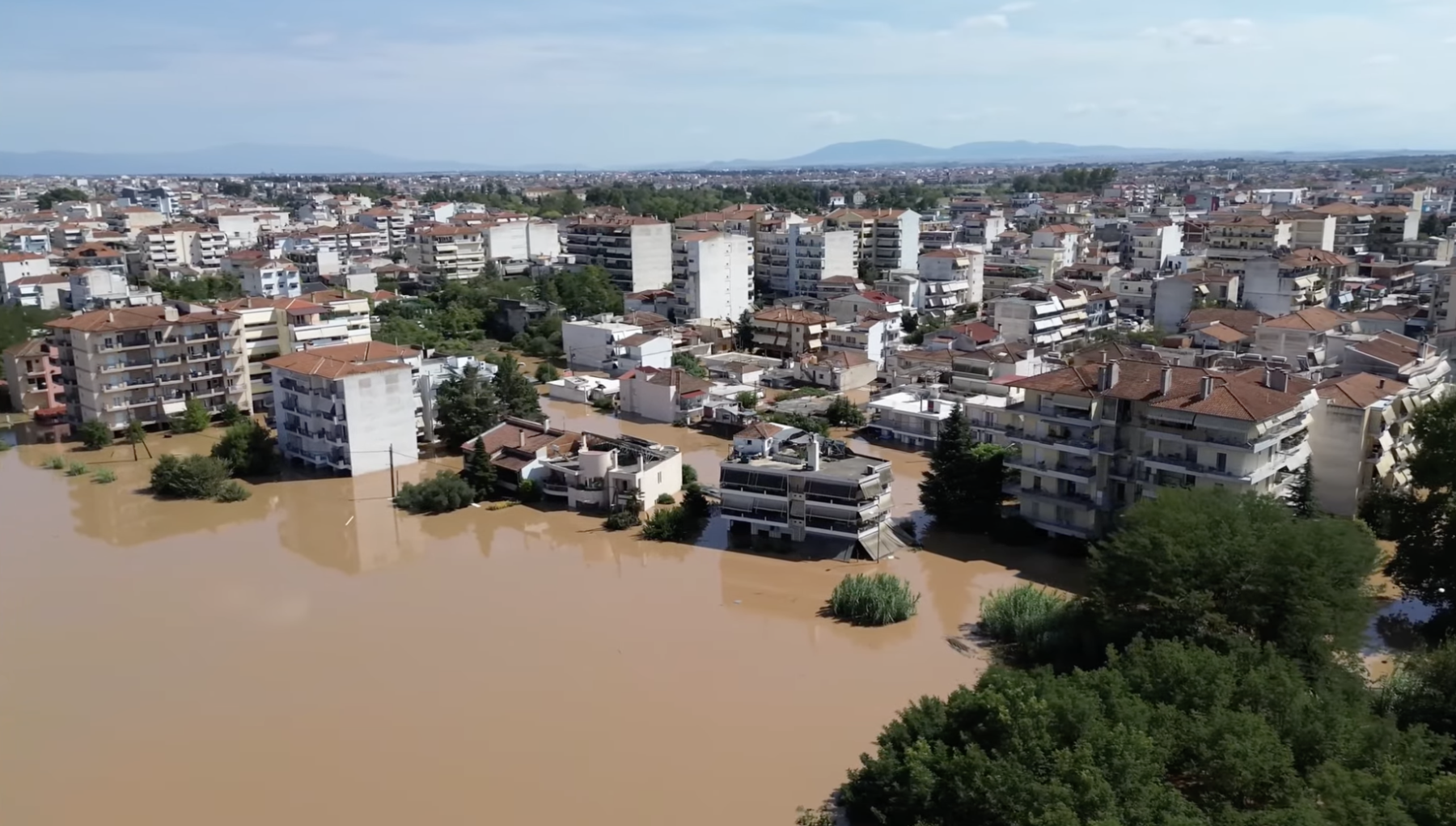 Δείτε βίντεο που κόβει την ανάσα: Απόκοσμο τοπίο η Λάρισα μετά τις ...