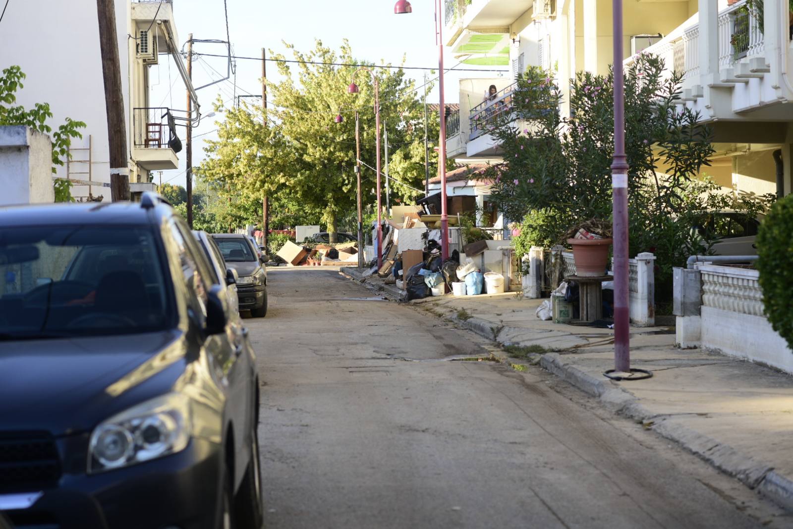 Απελπισία, απόγνωση αλλά και αλληλοβοήθεια στην πολύπαθη συνοικία του ...