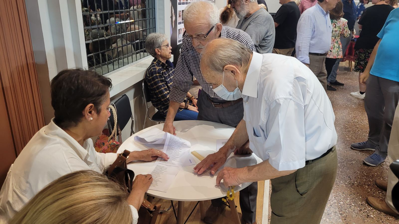 Δείτε βίντεο και φωτογραφίες: Εγκαινίασε το εκλογικό του κέντρο στη ...