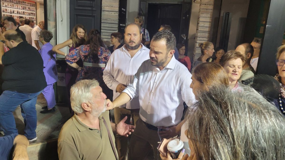 Δείτε βίντεο και φωτογραφίες: Εγκαινίασε το εκλογικό του κέντρο στη ...