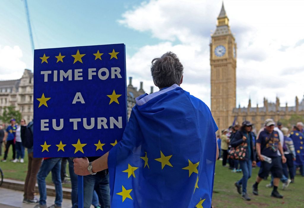 Brexit: Μεγάλη διαδήλωση για την επιστροφή της Μεγάλης Βρετανίας στην ...
