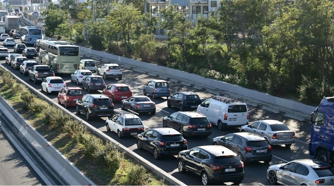 Κλειστή η λεωφόρος Καποδιστρίου λόγω τροχαίου – Κυκλοφοριακό έμφραγμα ...