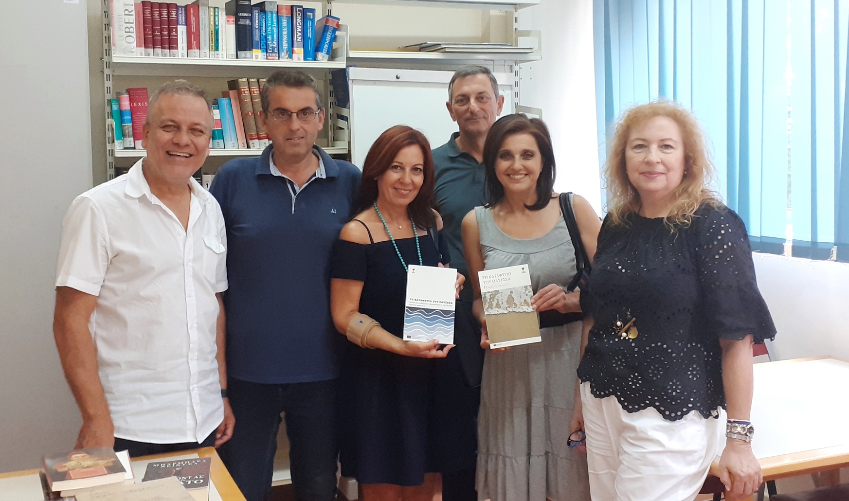 Το ΠΟΚΕΛ προσέφερε βιβλία στο 7ο Λύκειο Λάρισας – ONLARISSA.GR Νέα ...