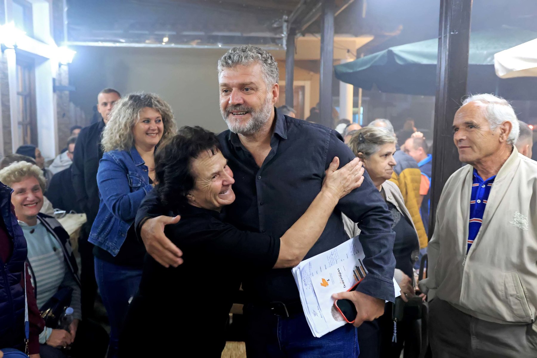 Με μηνύματα νίκης υποδέχθηκαν τον Αντώνη Γκουντάρα οι κάτοικοι της ...