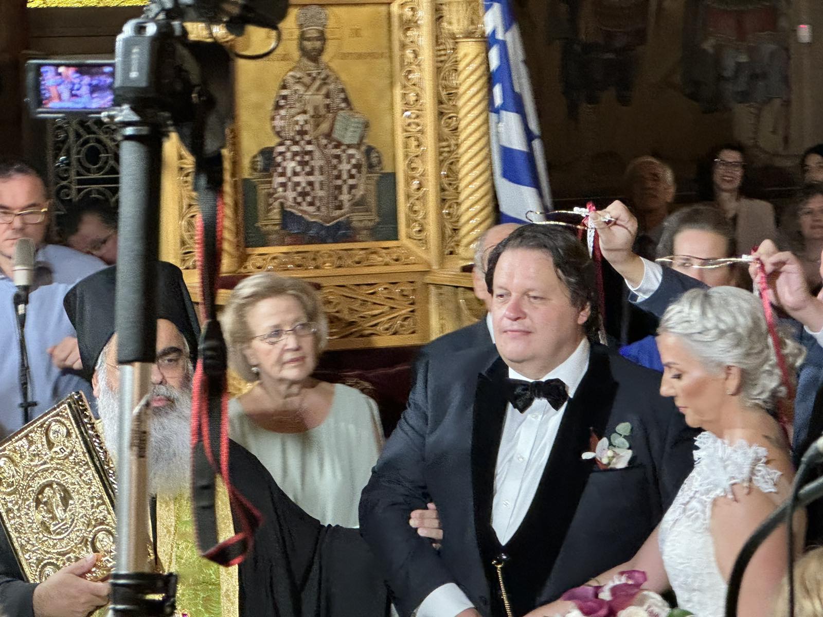 Τα σκαλιά της εκκλησίας ανέβηκε ο γνωστός Λαρισαίος δικηγόρος Θωμάς ...