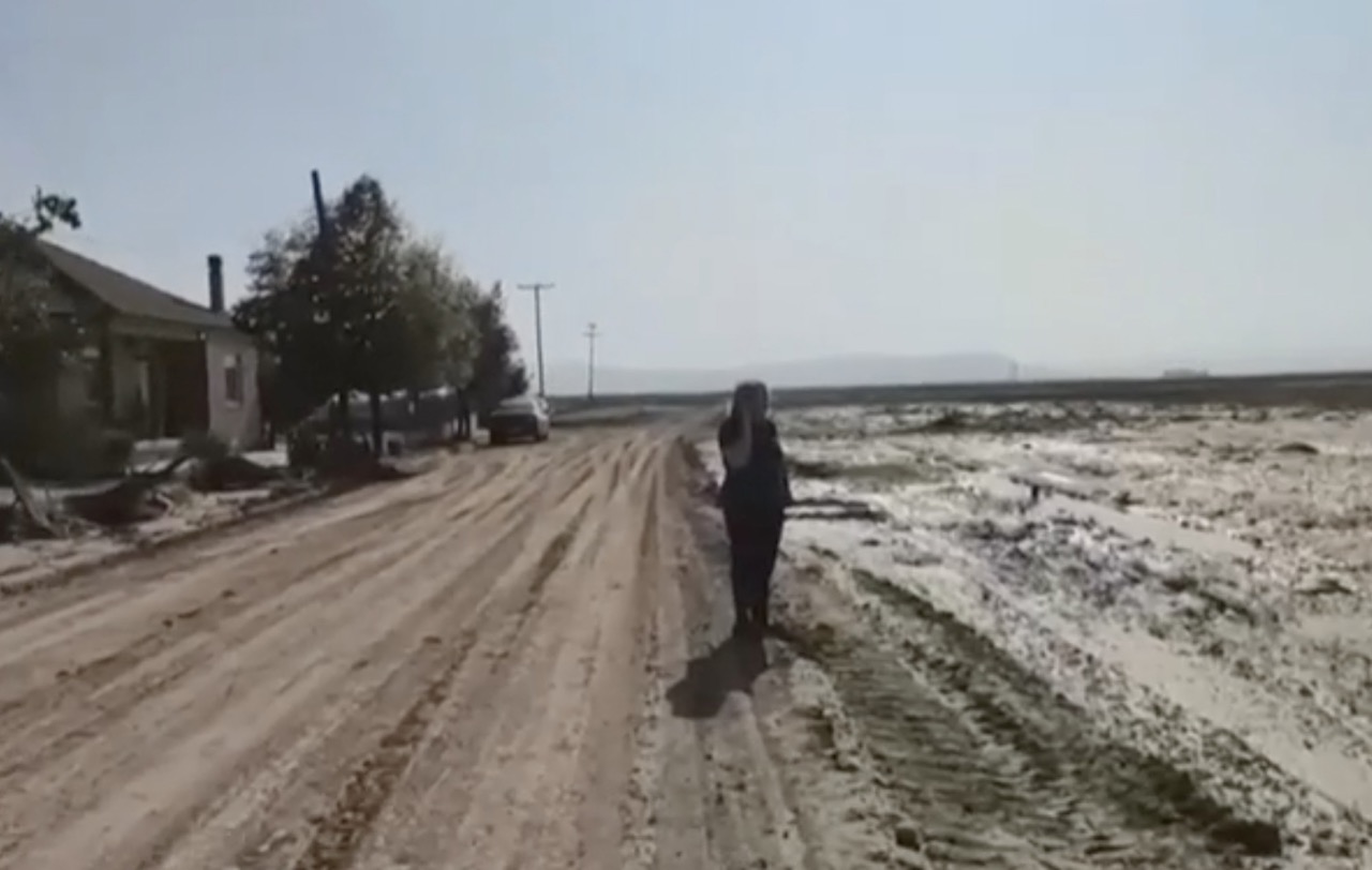 Θαμμένοι στη λάσπη σ' αυτά τα χωριά της Λάρισας – Οι κάτοικοι δεν ...