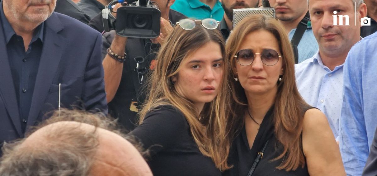 Ράγισαν καρδιές στην κηδεία του Γιάννη Ιωαννίδη – Συγκινούν η κόρη και ...