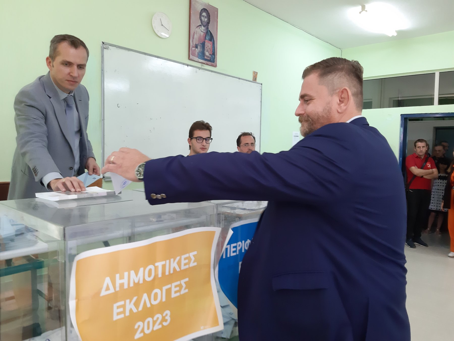 Άσκησε το εκλογικό του δικαίωμα ο Πέτρος Κρίκης: Να διεκδικήσουμε μια ...