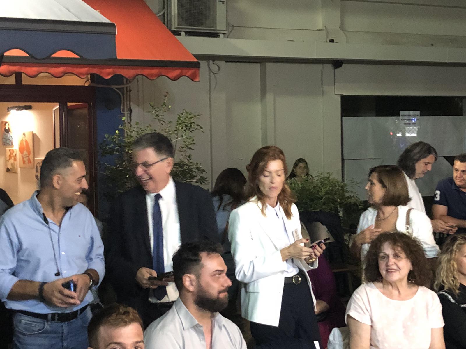 Συγκρατημένη αισιοδοξία και χαμογελαστά πρόσωπα στο "στρατόπεδο" του ...