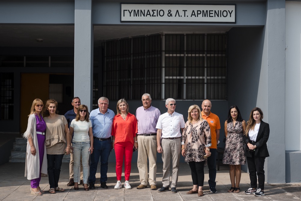 Ξεκίνησε η παράδοση χρωμάτων για την αποκατάσταση σχολείων της ...