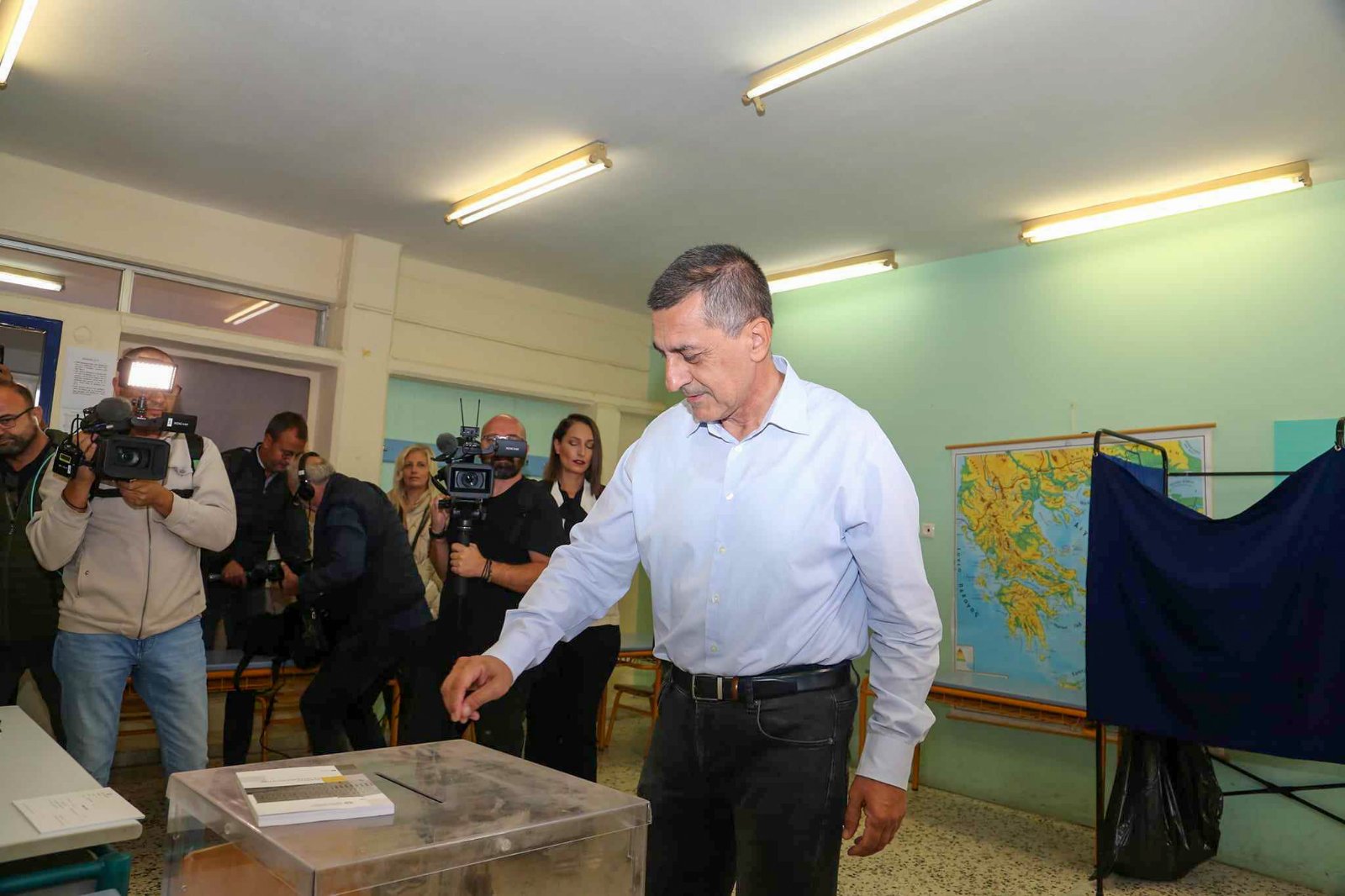 Περιφέρεια Θεσσαλίας: Αγκαλιά με τη νίκη ο Δημήτρης Κουρέτας, στις 17 ...