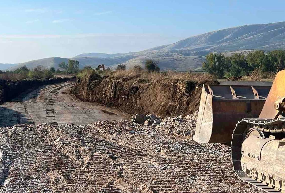 Επιχειρούν παντού τα μηχανήματα της Περιφέρειας Θεσσαλίας για τον ...
